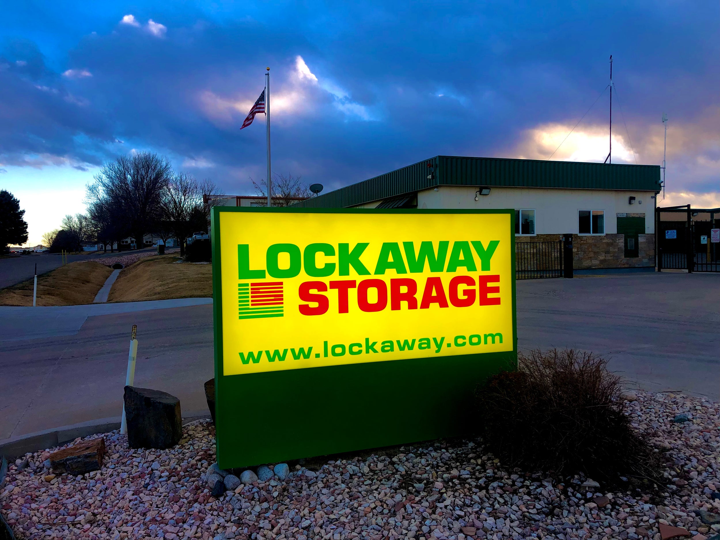 Husky Creative | Expert Signage, Graphic Design, and Branding Solution