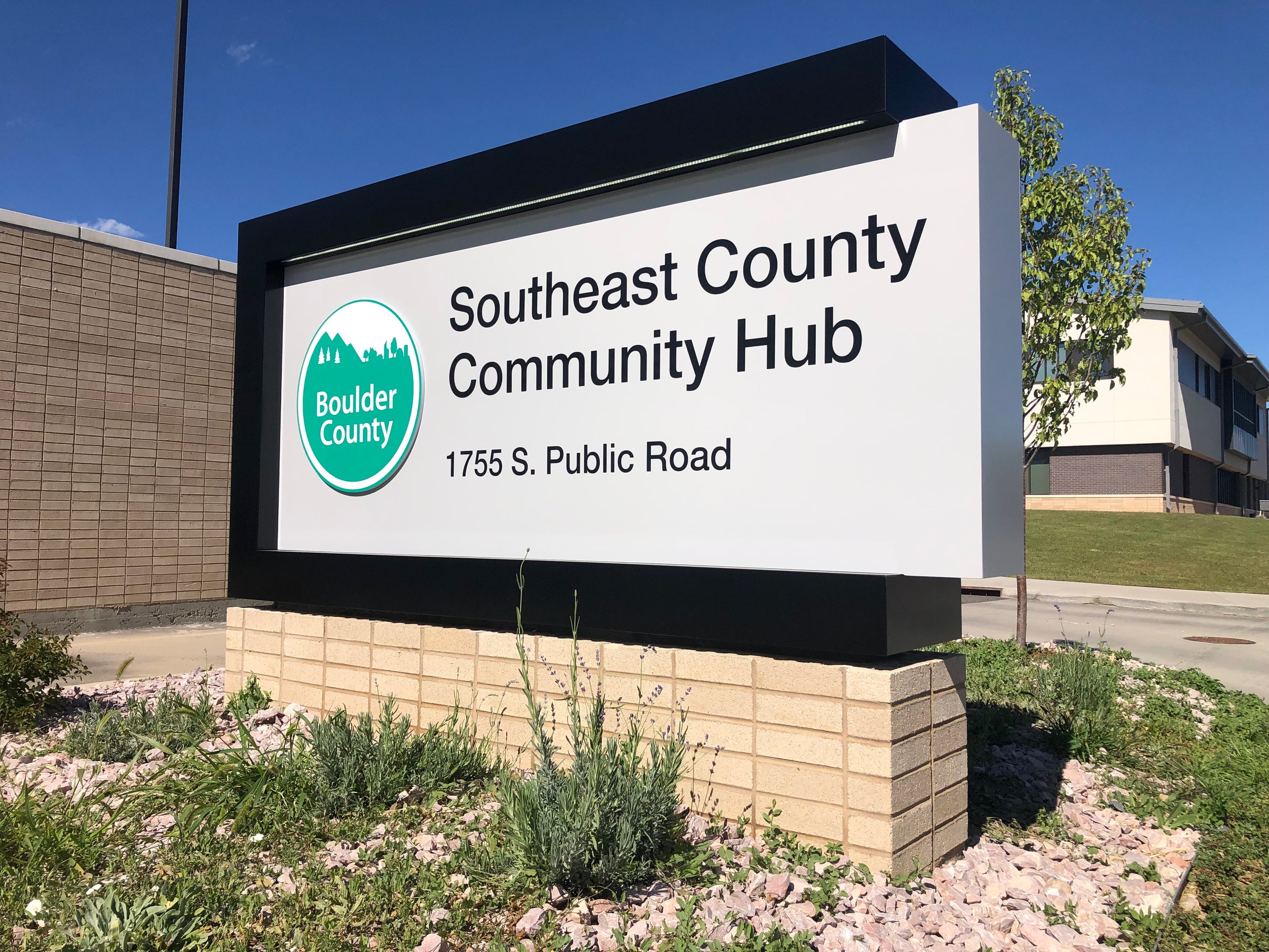Monument Sign | Durable & Professional Entrance Solutions – Husky Signs ...
